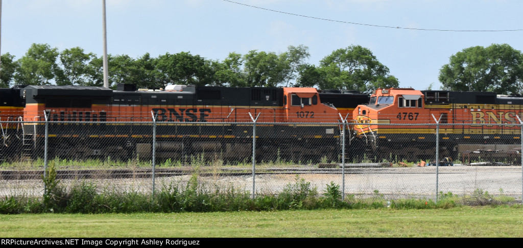 BNSF 1072